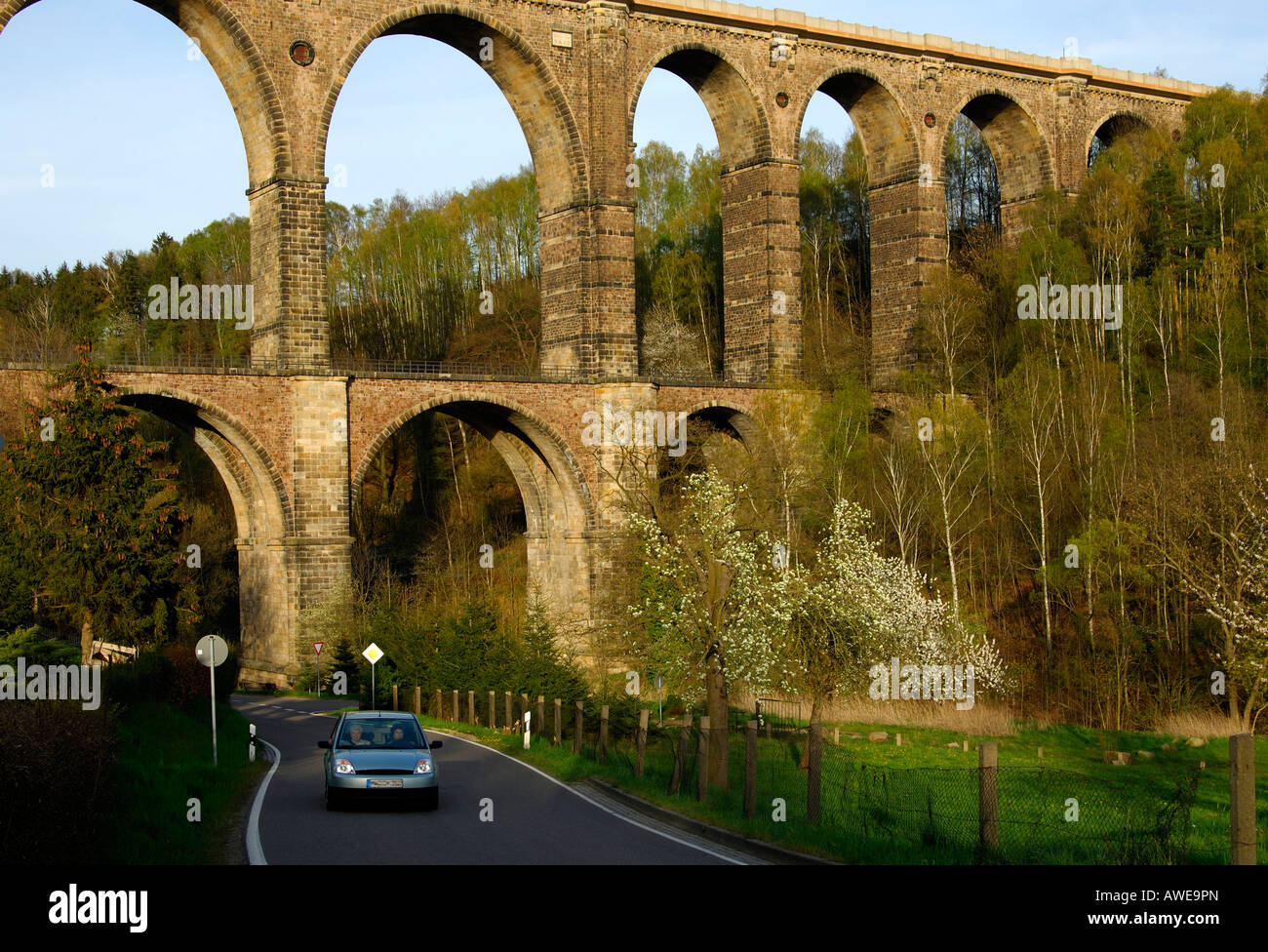 Bruecke ueber die zwickauer mulde hi-res stock photography and images ...