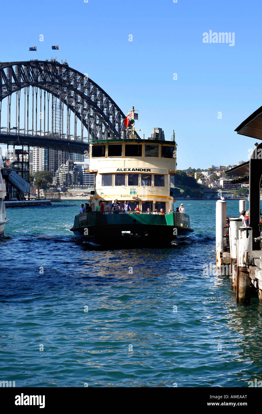 Ferry Boat docking at Circular Quay, Sydney Harbour, Sydney, Australia ...