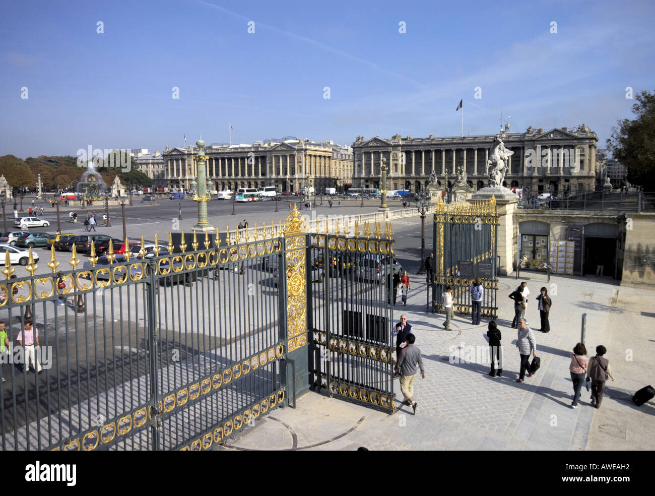 Entrance place de la concorde hi-res stock photography and images - Alamy