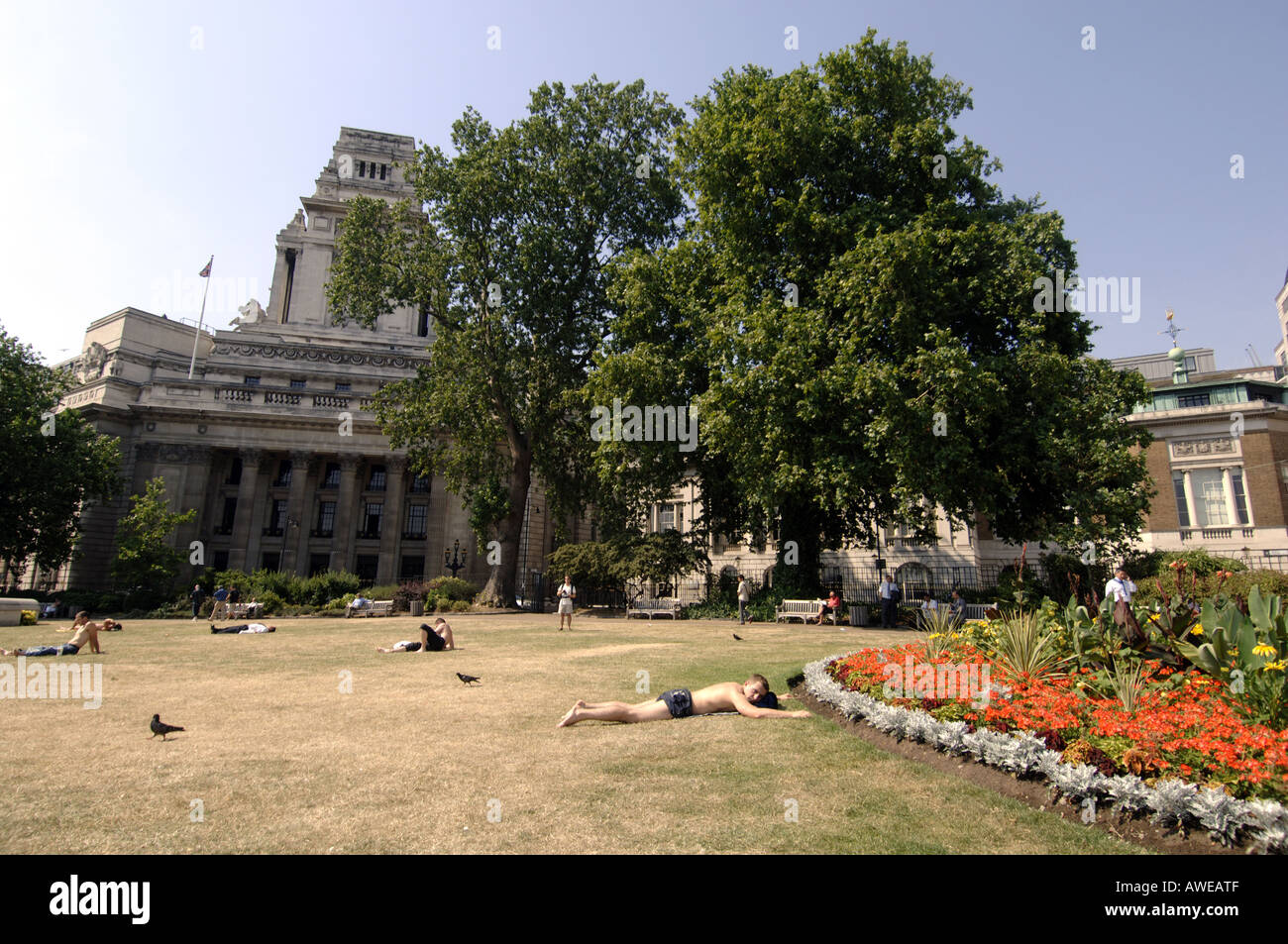 London experiences its hottest recorded summer temperatures since 1911 ...