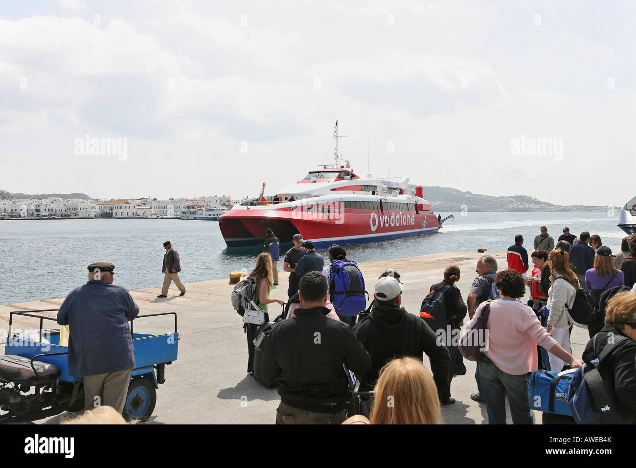 Fast ferry docks at the harbour, Myconos, Greece Stock Photo - Alamy