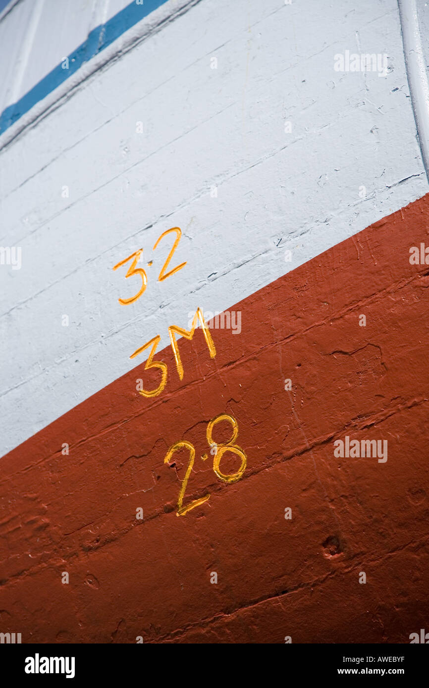 Painting plimsoll line hi-res stock photography and images - Alamy