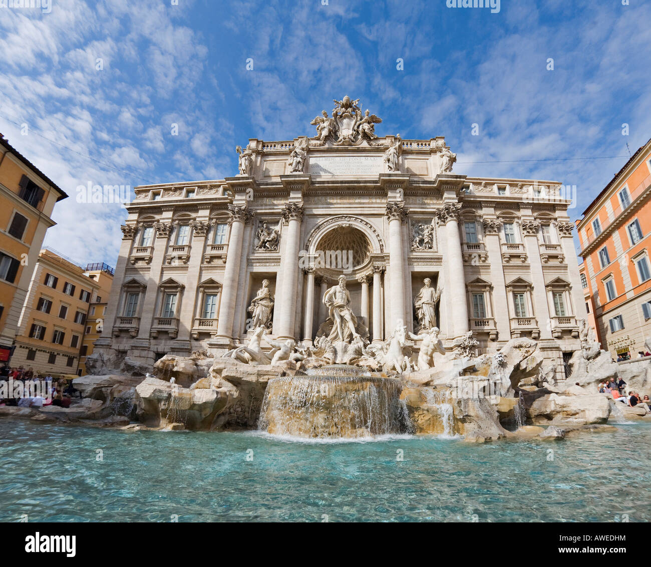 Sculptures on fountain trevi fountain hi-res stock photography and ...