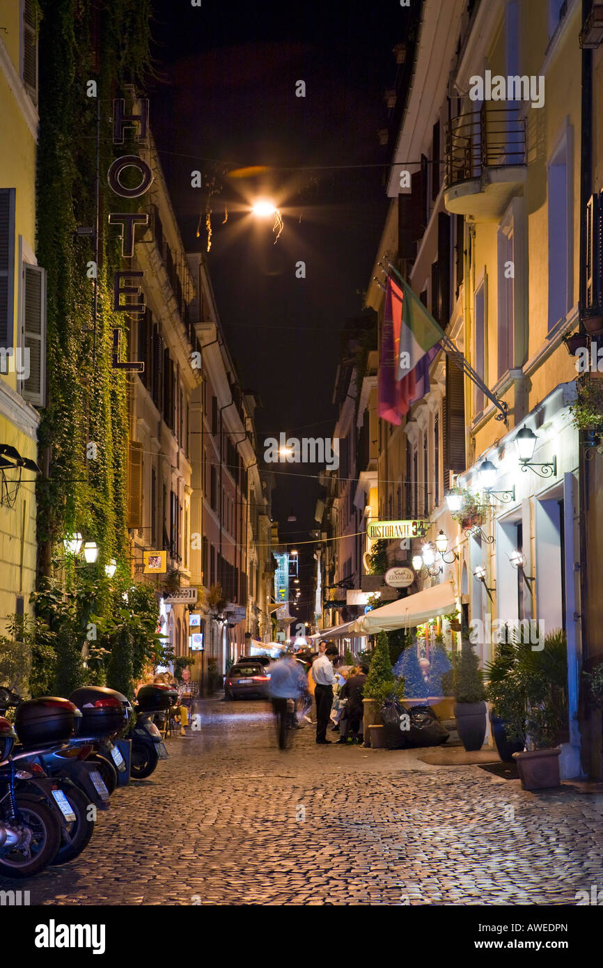 Alleyways and restaurants near the Spanish Steps (Italian: Scalinata ...