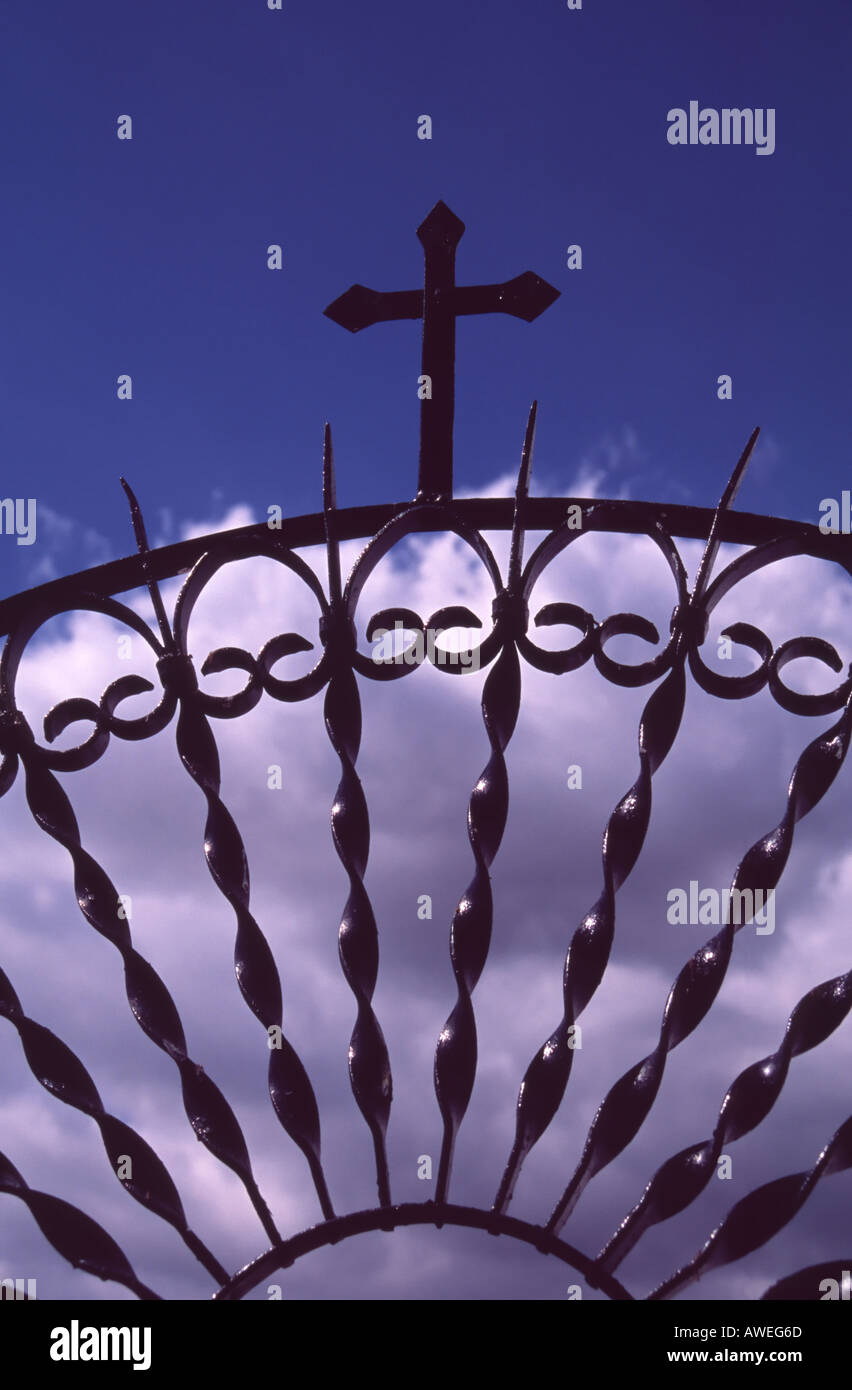Iron archway with cross hi-res stock photography and images - Alamy