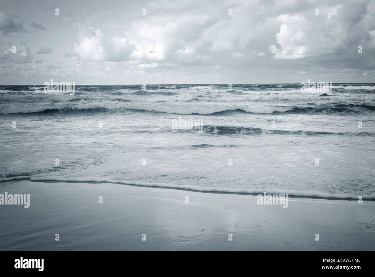 Environment pollution atlantic coast cornwall hi-res stock photography ...