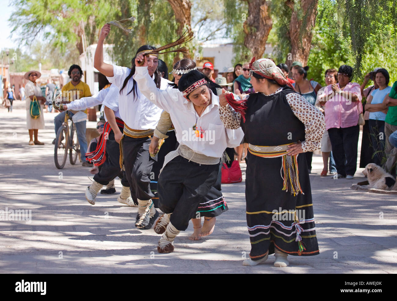 Mapuche Indians performing a dance, San Pedro de Atacama, Región de ...