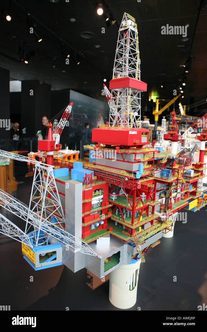 Model of an offshore oil rig, Petroleum Museum, Stavanger (European ...