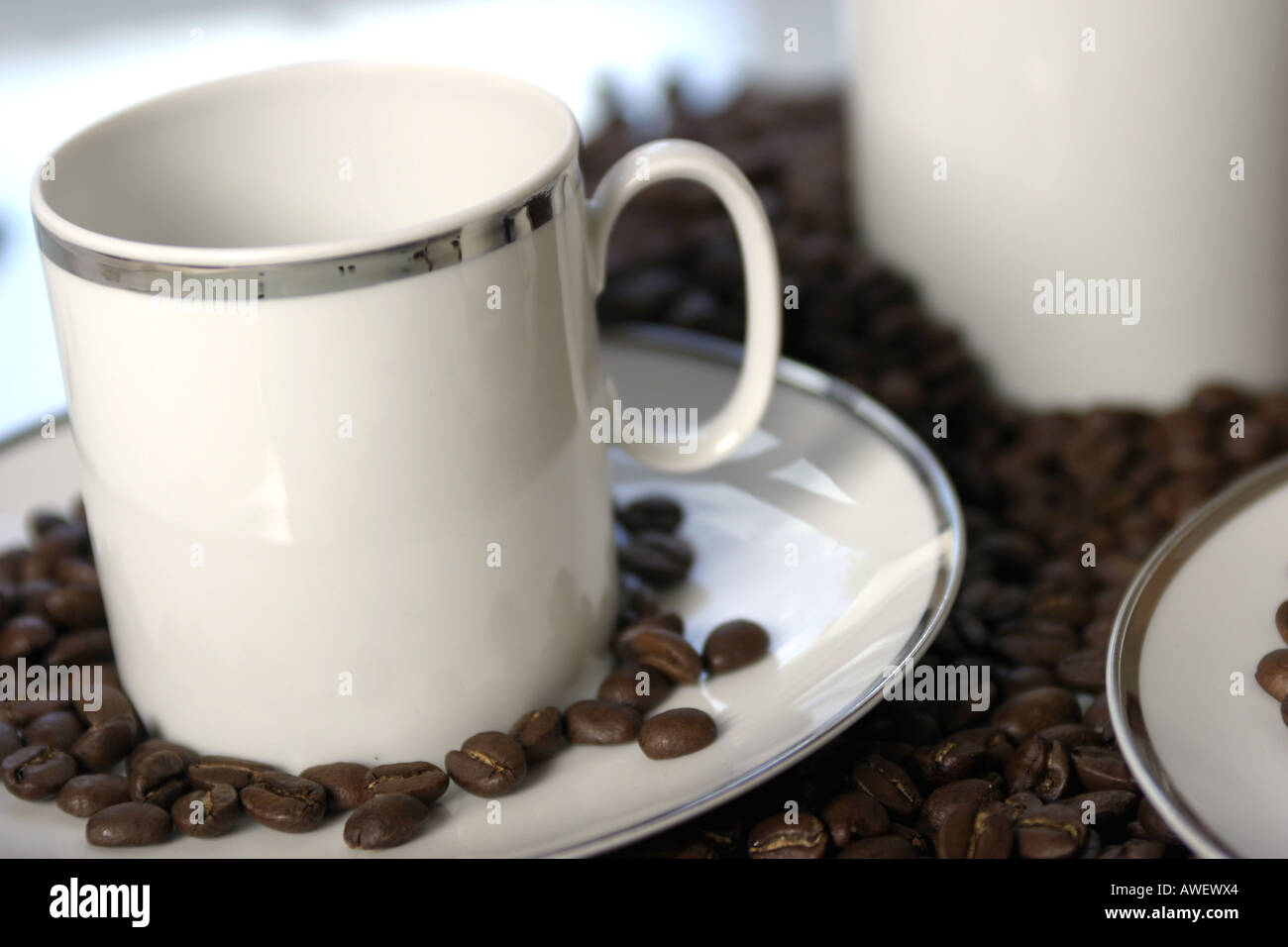 Coffee cup and beans Stock Photo - Alamy
