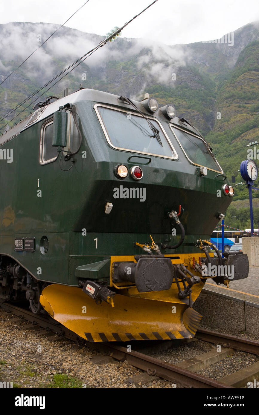 Verkehr traffic bahn eisenbahn zug zuege railway railroad train hi-res stock photography and ...