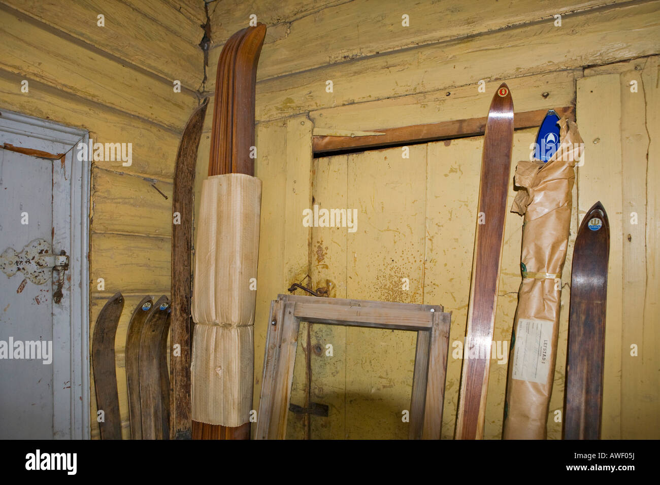 Old packaging hi-res stock photography and images - Alamy