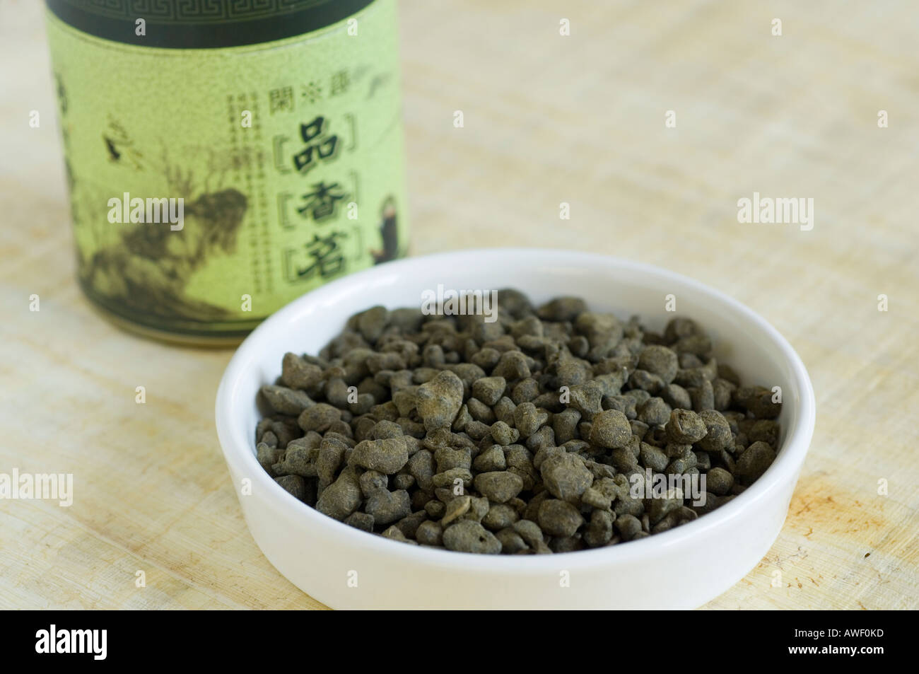 White gunpowder hi-res stock photography and images - Alamy