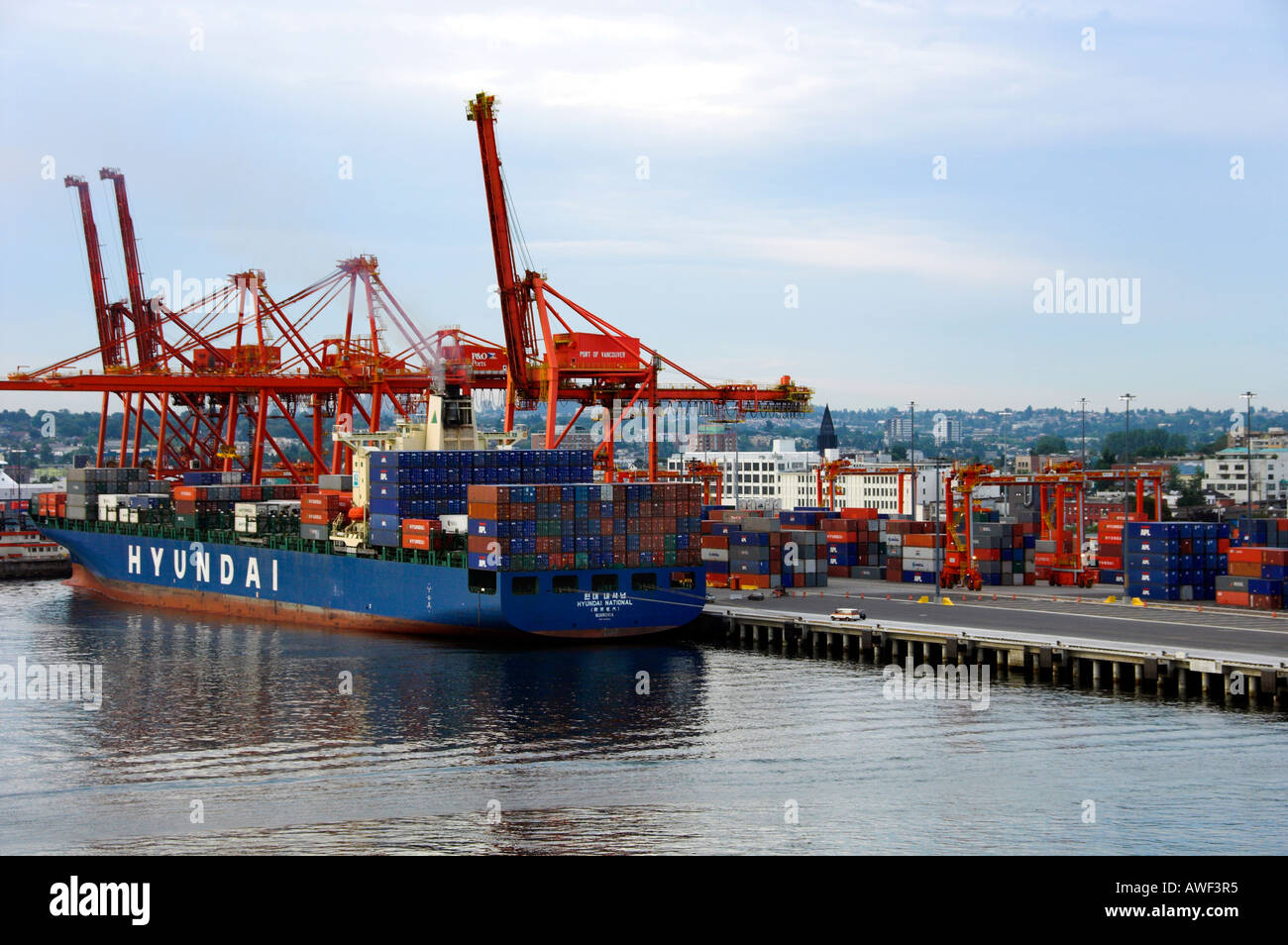 Loading container crane port hi-res stock photography and images - Alamy