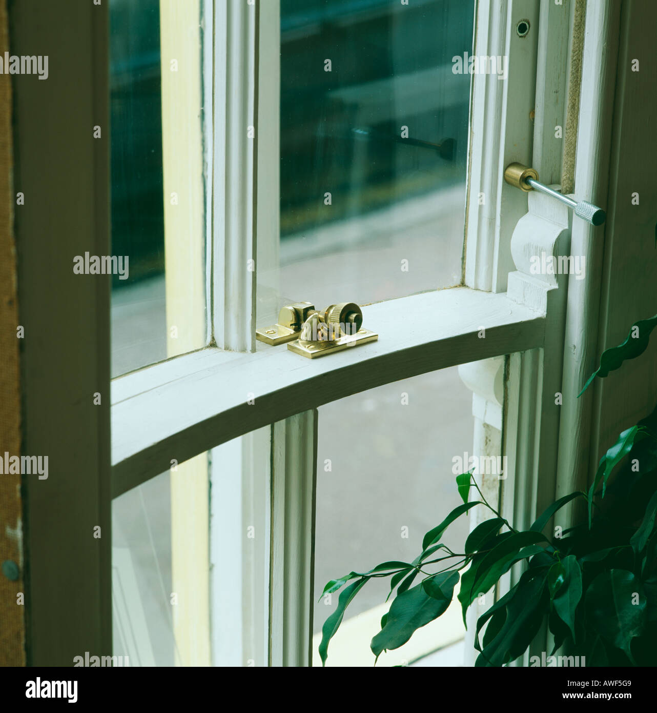 Window lock sash window hi-res stock photography and images - Alamy