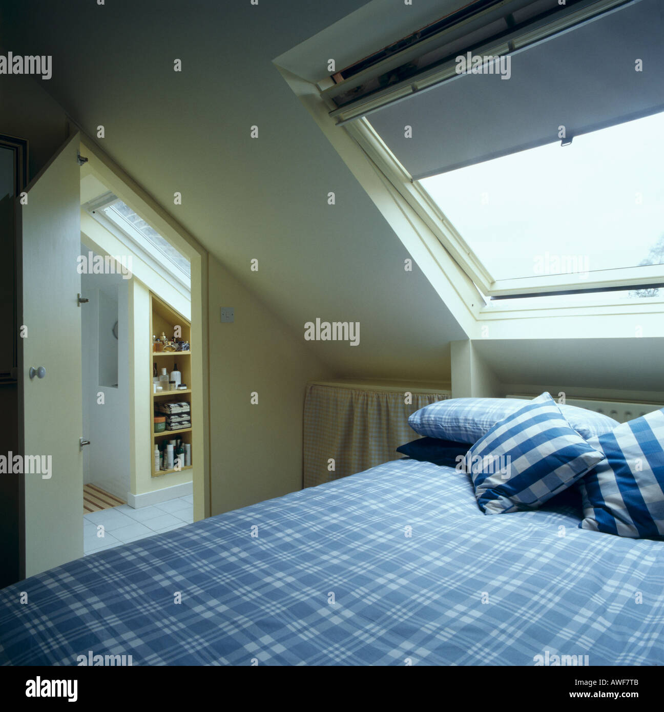 Interiors bedroom attic traditional hi-res stock photography and images ...