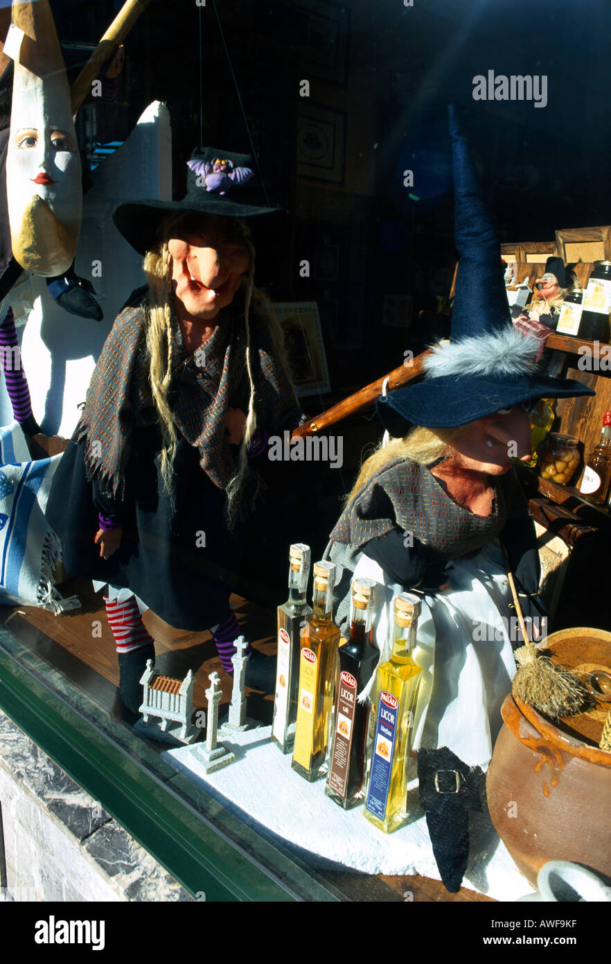 Witch witches hi-res stock photography and images - Alamy