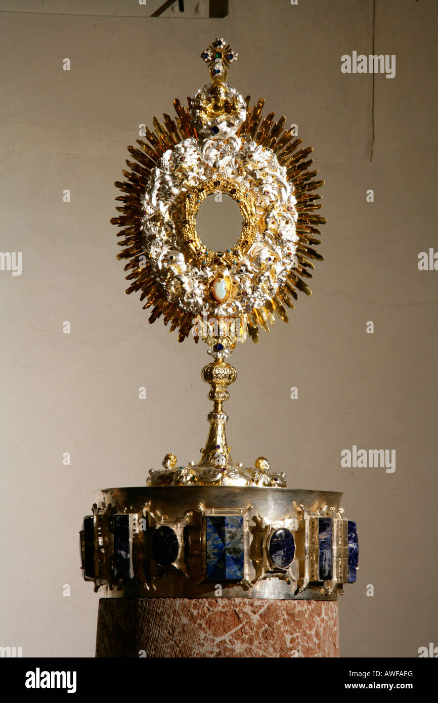 Monstrance hi-res stock photography and images - Alamy