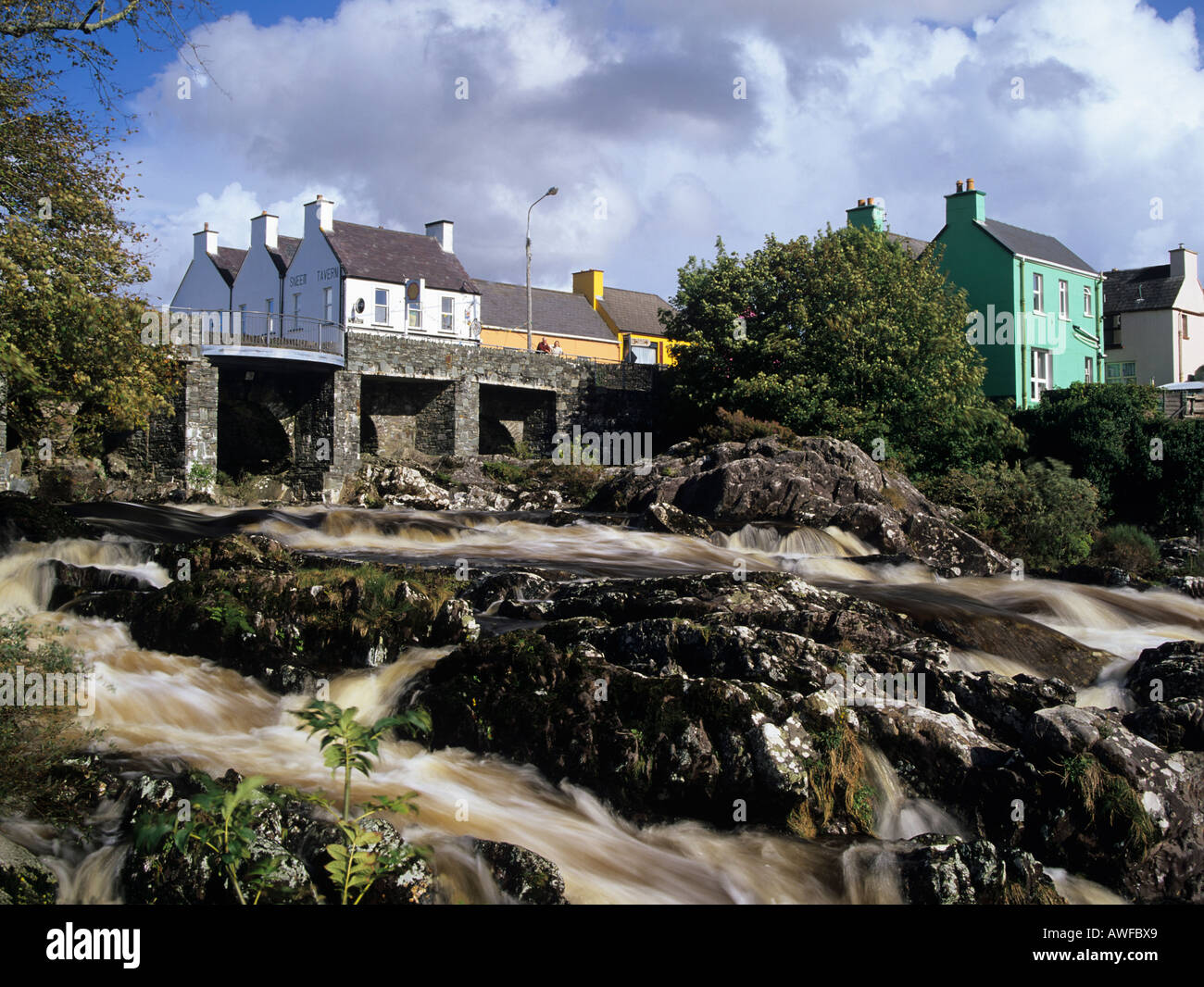 Sneem river bridge hi-res stock photography and images - Alamy
