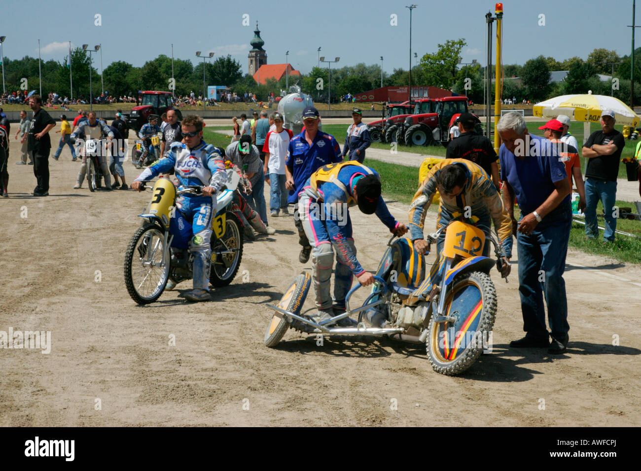 Sidecar motorcycles at the starting line, international motorcycle race ...