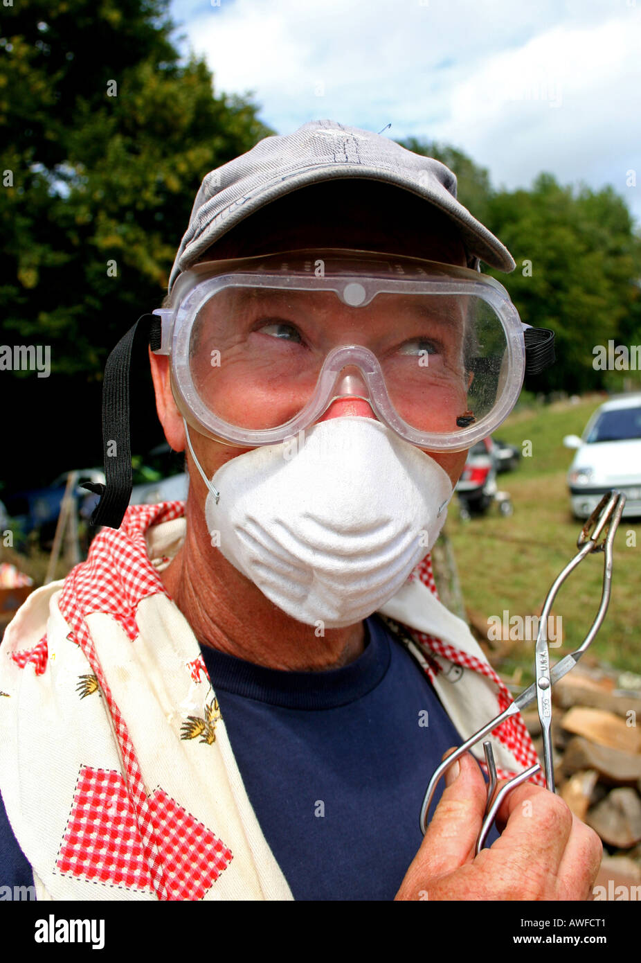 funny man cooking barbecue Stock Photo - Alamy