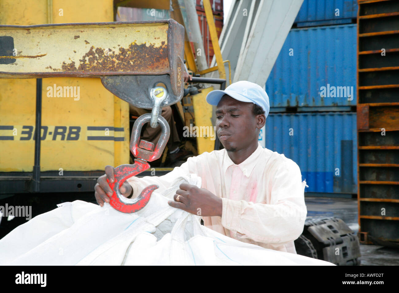Old loading dock hi-res stock photography and images - Alamy
