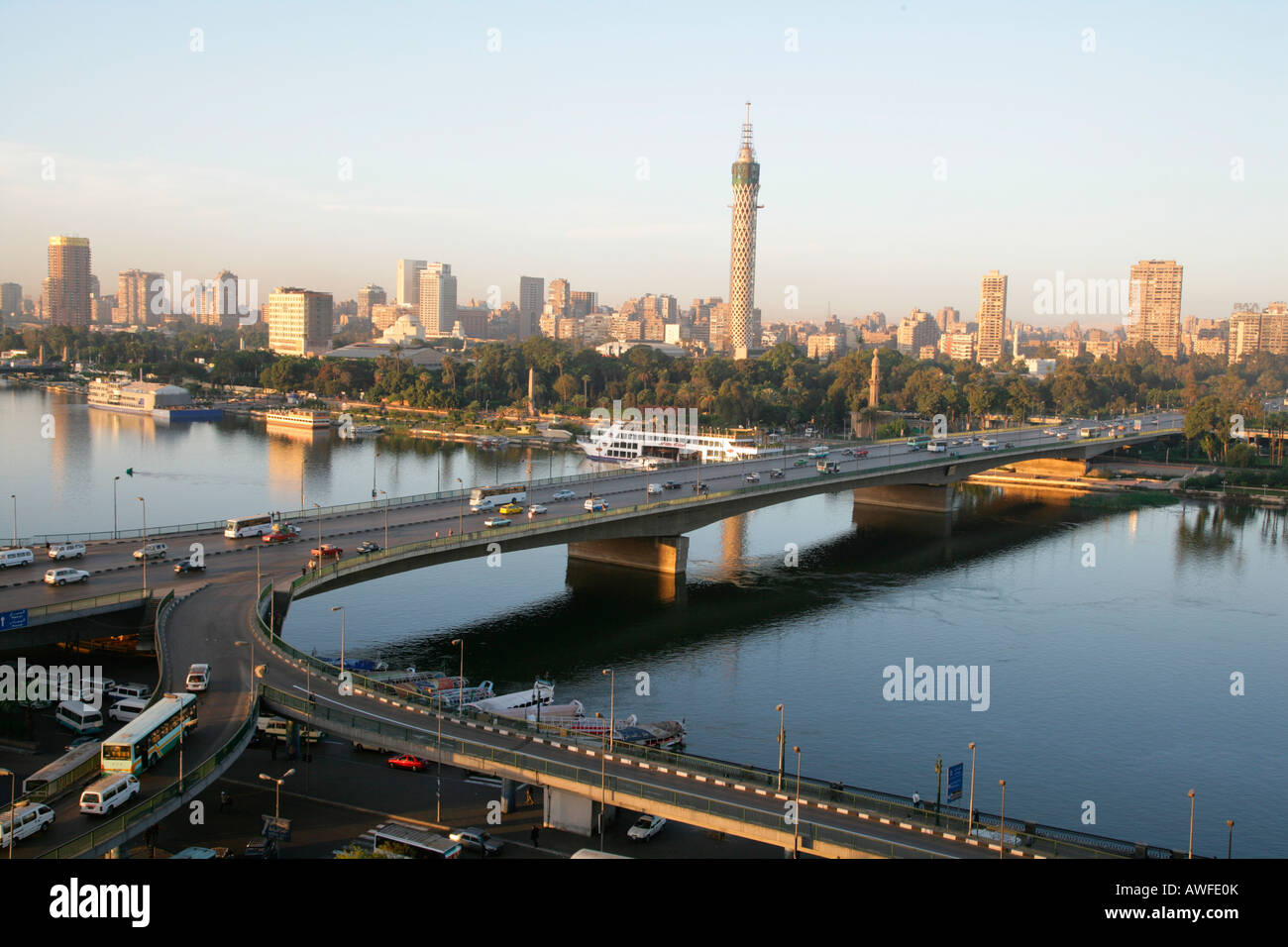 Nile bridges hi-res stock photography and images - Alamy