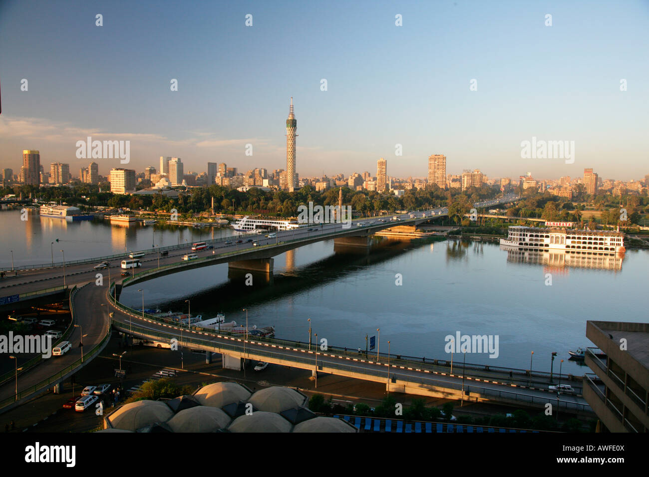 Nile bridges hi-res stock photography and images - Alamy