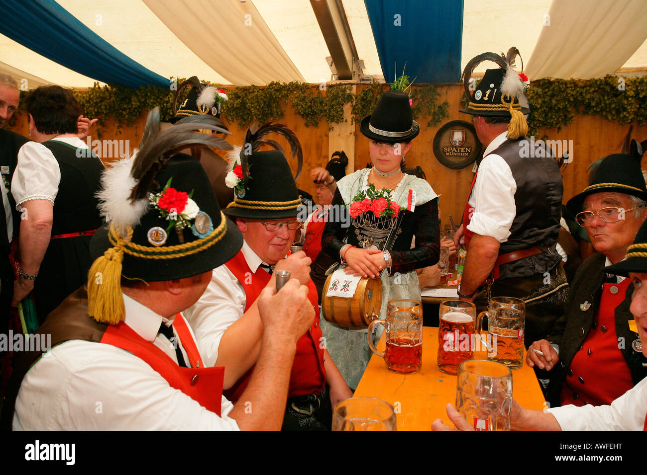 German folk costume hi-res stock photography and images - Alamy