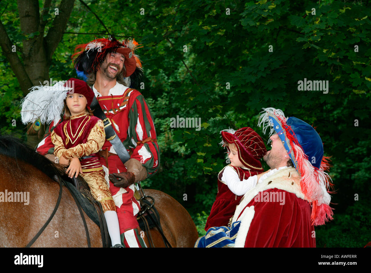 Medieval garb hi-res stock photography and images - Alamy