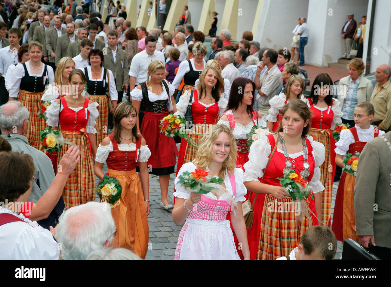 Dirndls hi-res stock photography and images - Alamy