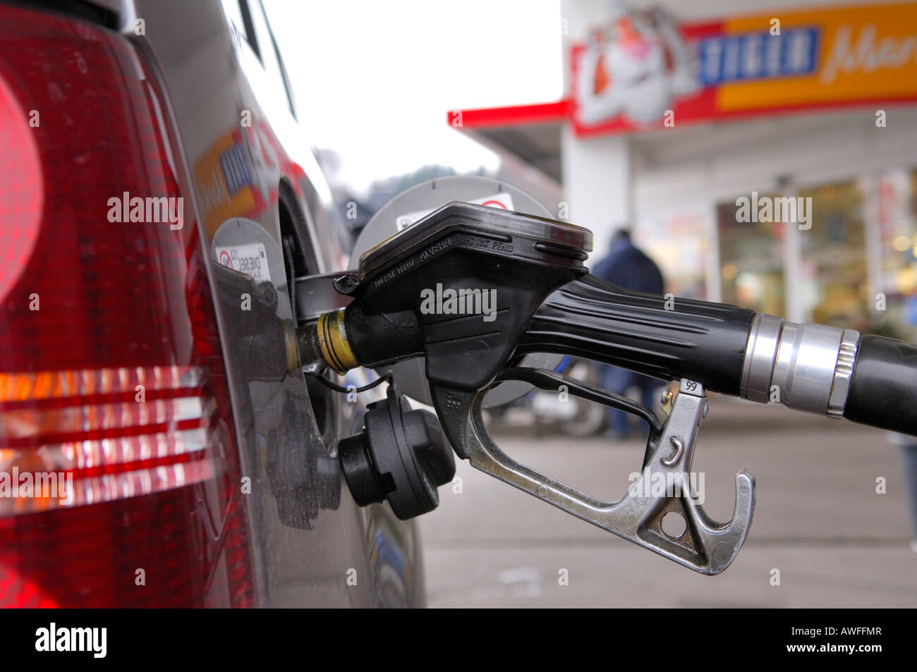Refuelling a car Stock Photo - Alamy
