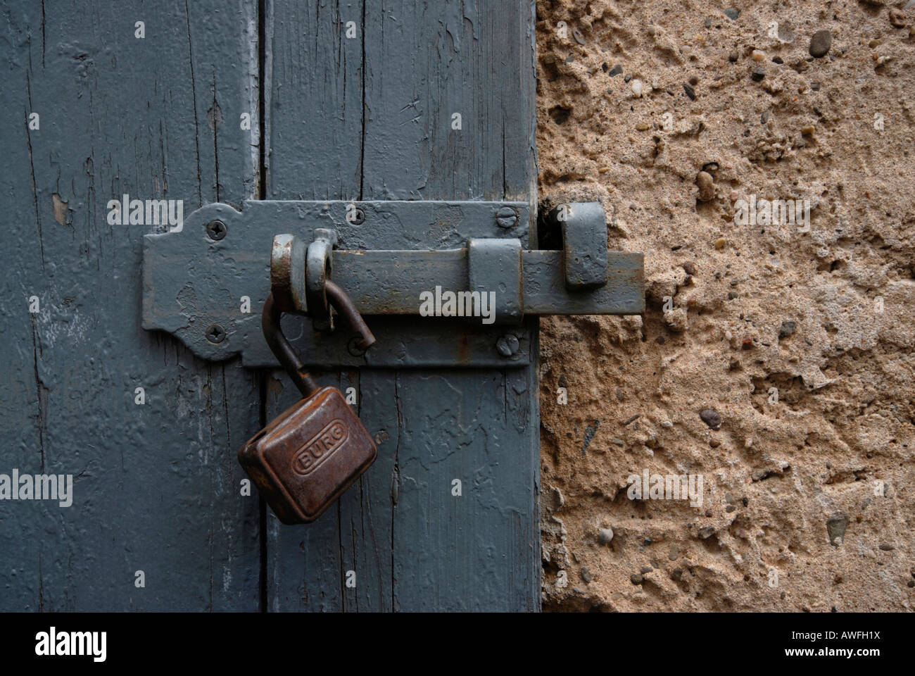 Bolt and padlock Stock Photo - Alamy