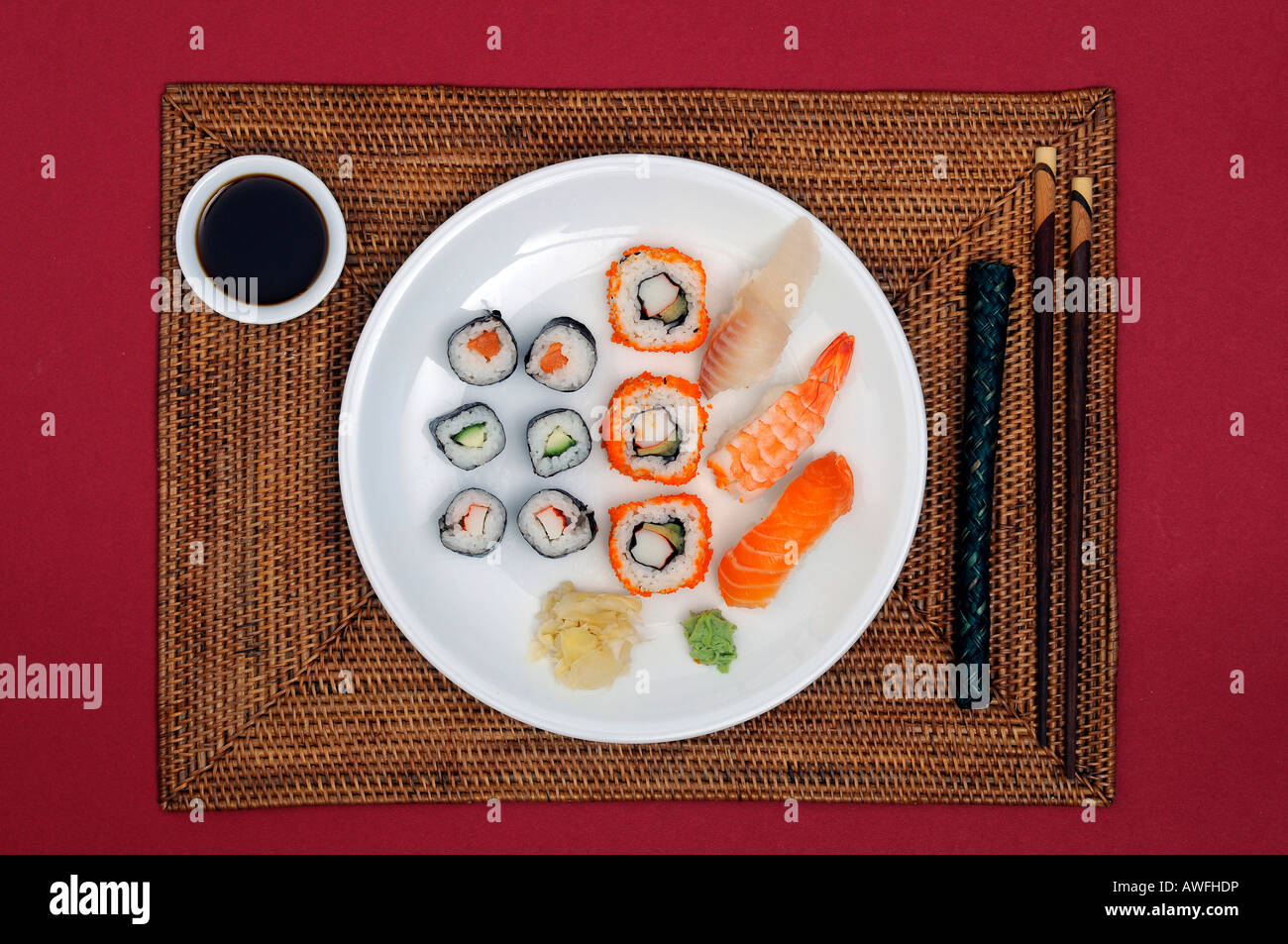 Gourmet sushi teller hi-res stock photography and images - Alamy