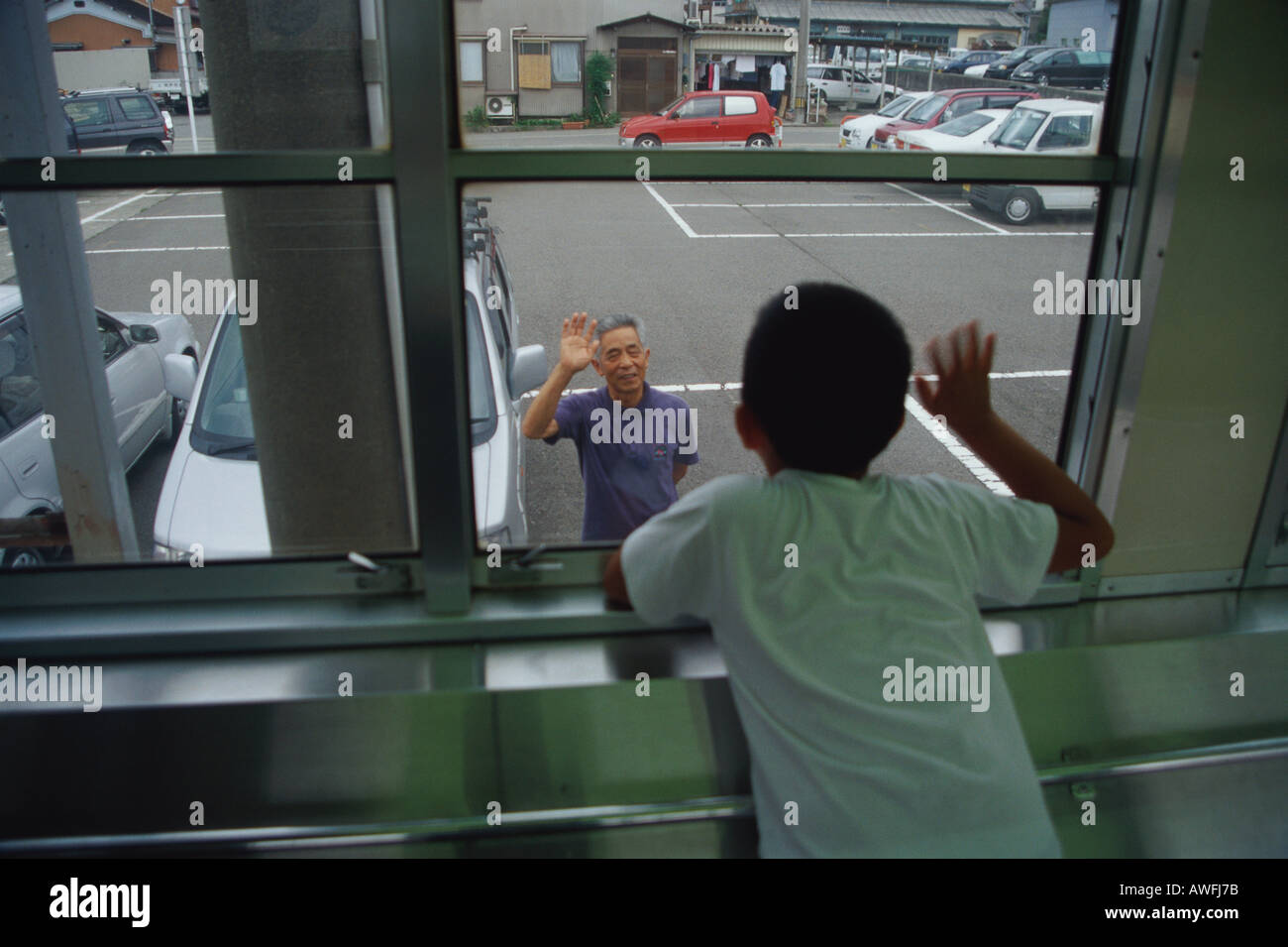 Waving goodbye train hi-res stock photography and images - Alamy