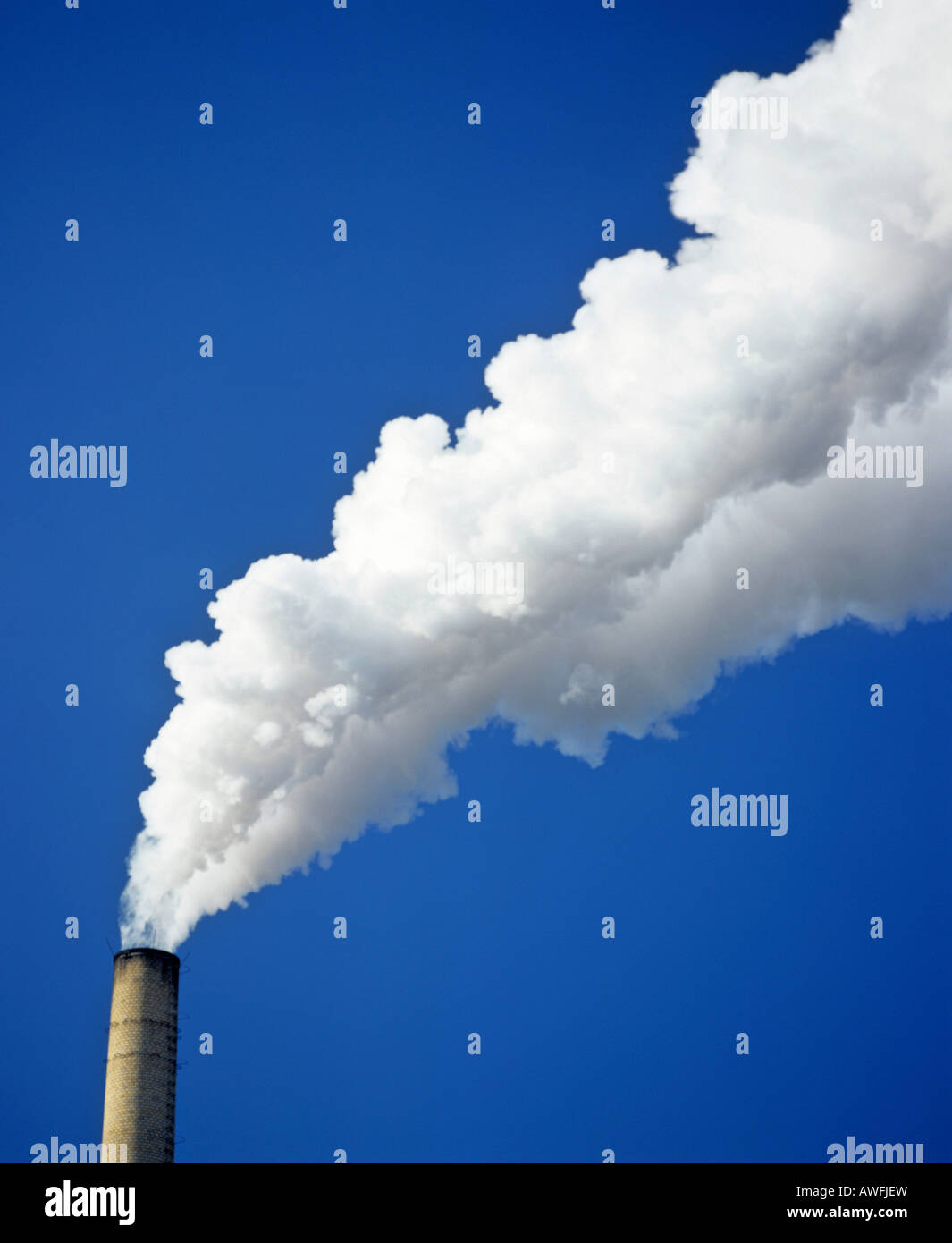 Factory and smoke hi-res stock photography and images - Alamy