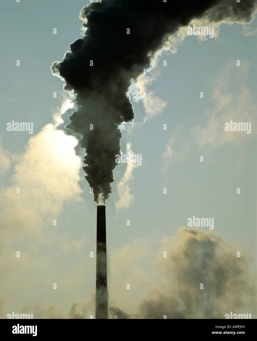 Factory and smoke hi-res stock photography and images - Alamy