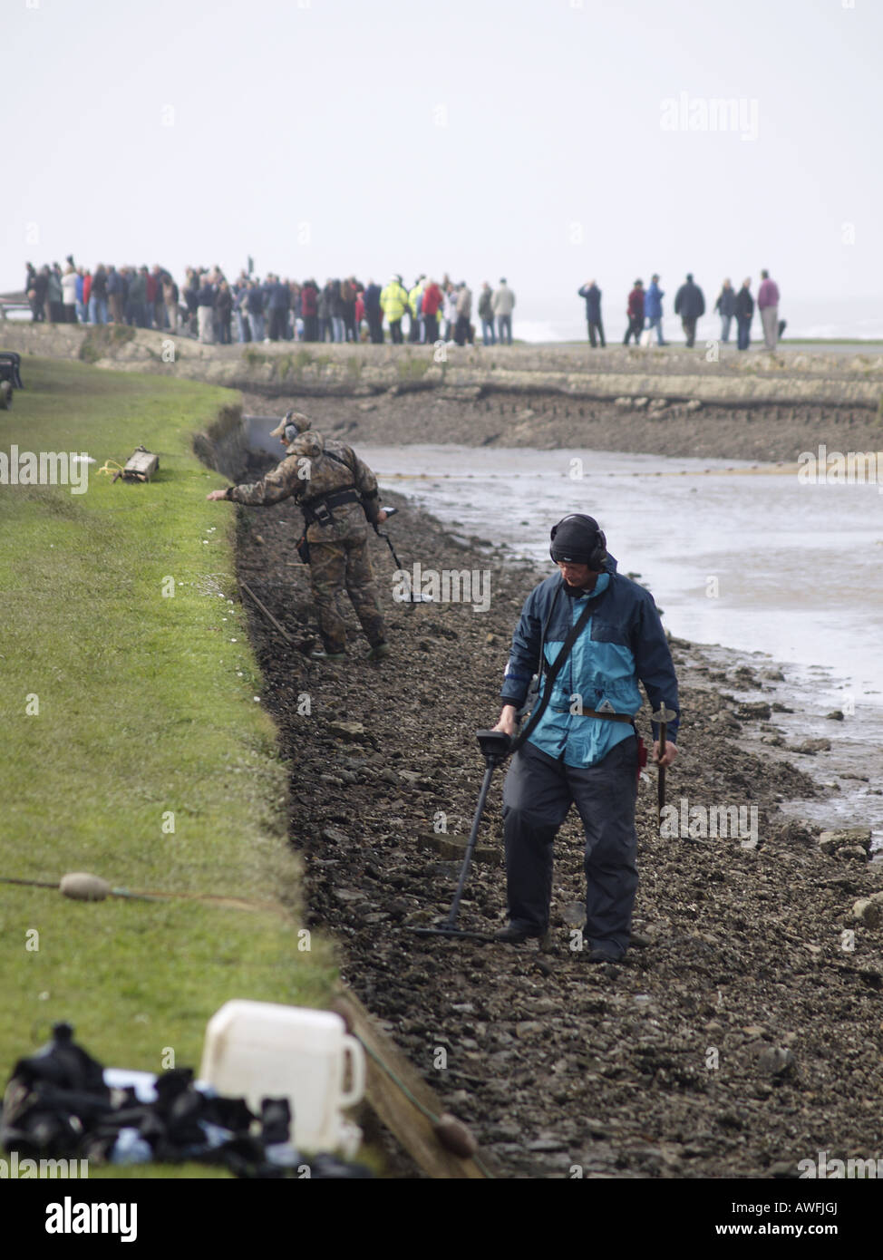 Sea lock gate hi-res stock photography and images - Alamy