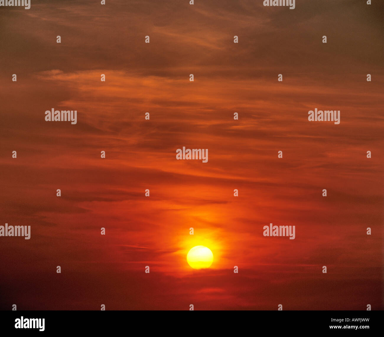Sunset in a glowing night sky, sky set on fire Stock Photo - Alamy