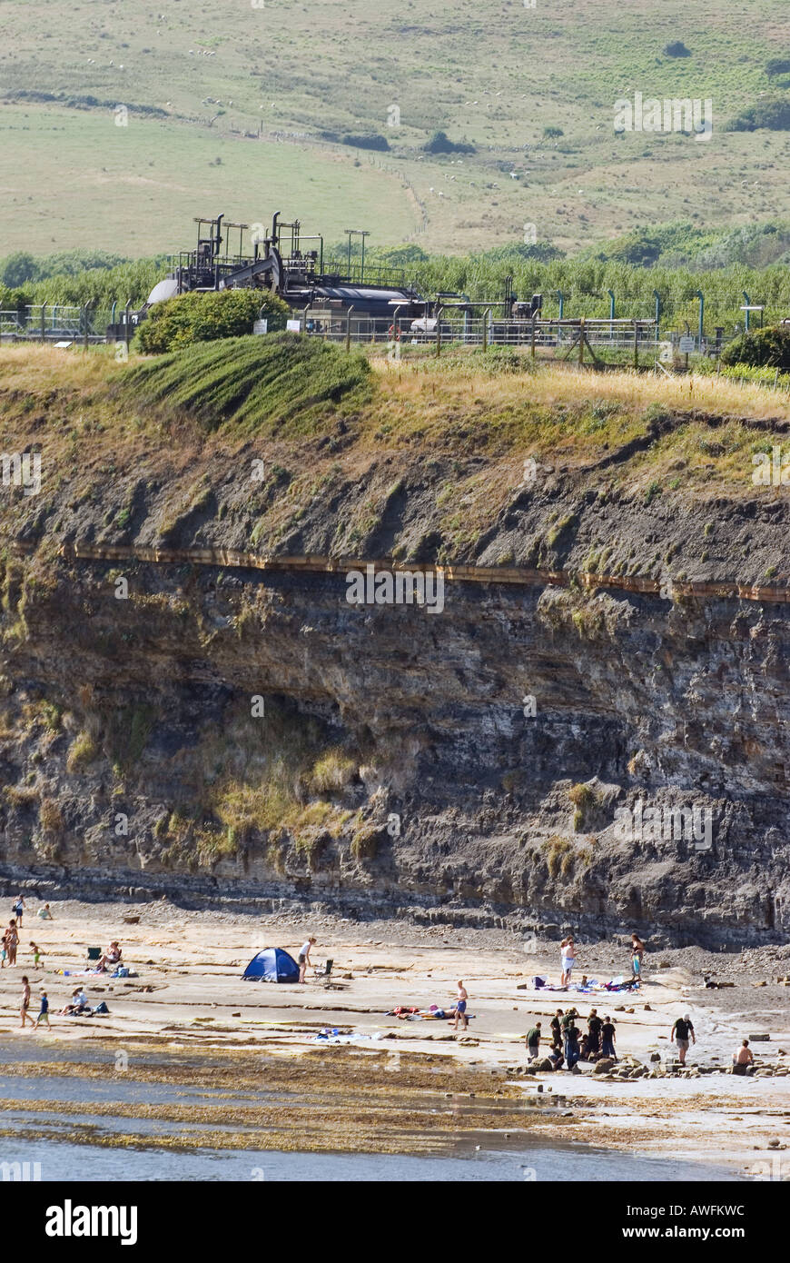 Nodding Donkey oil well at Kimmeridge Bay Stock Photo - Alamy