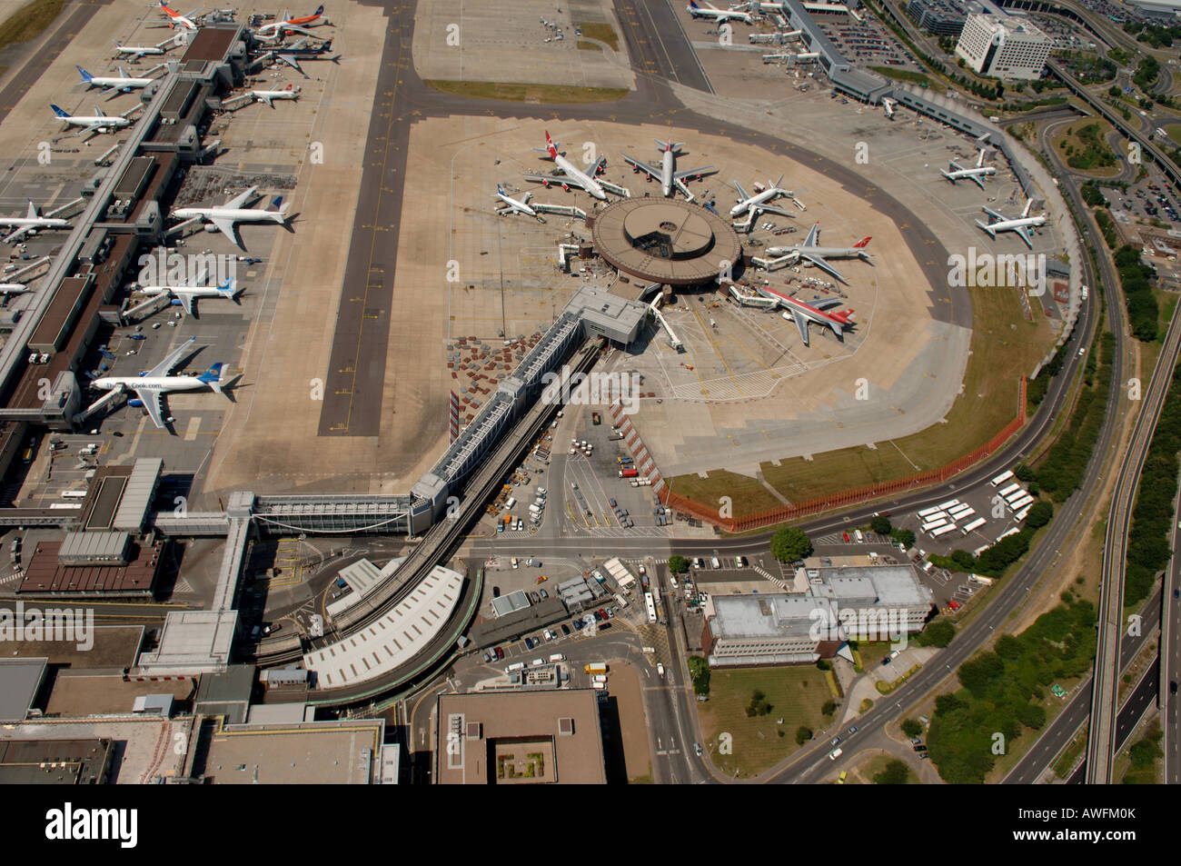Gatwick airport aerial hi-res stock photography and images - Alamy