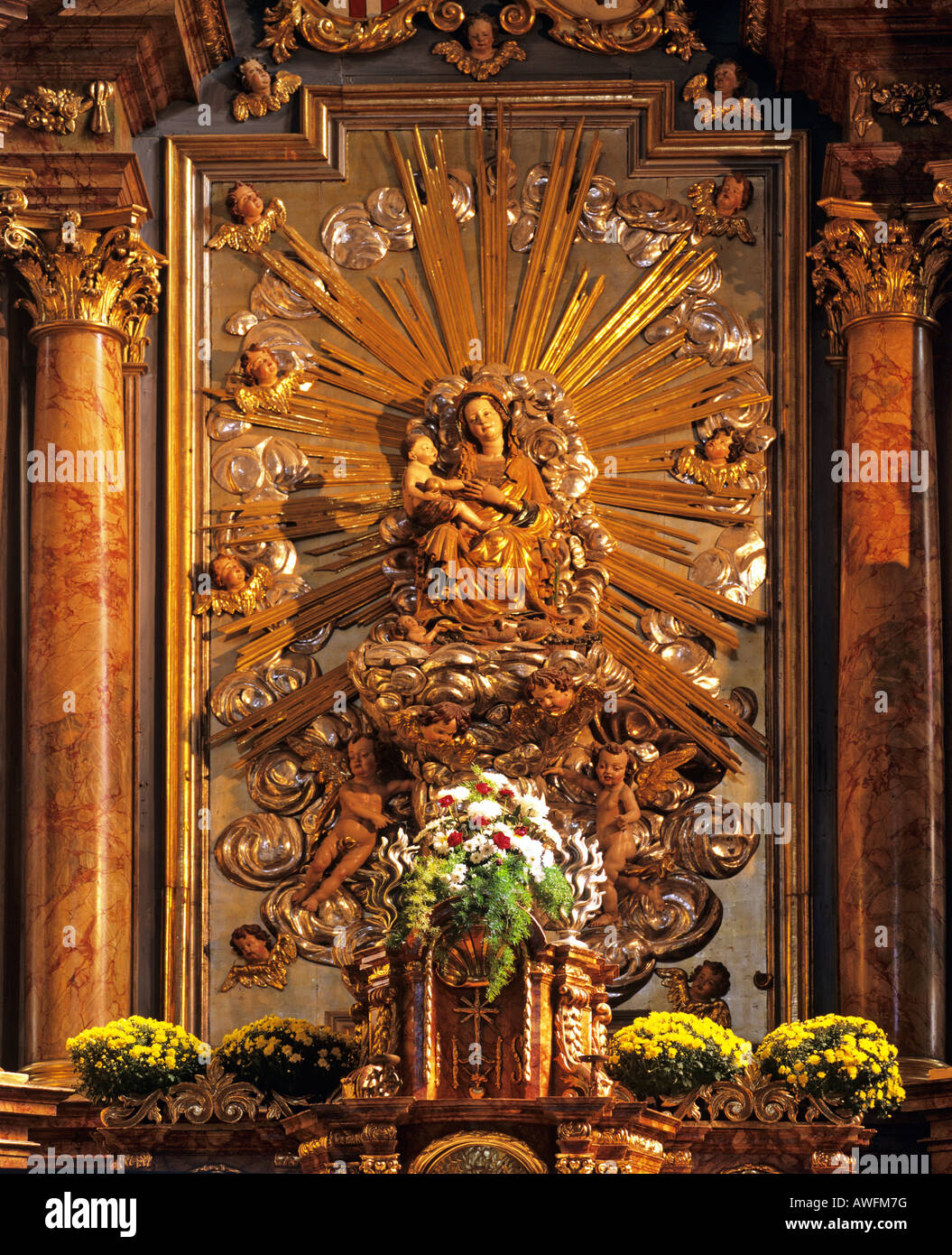 Gilded altars hi-res stock photography and images - Alamy