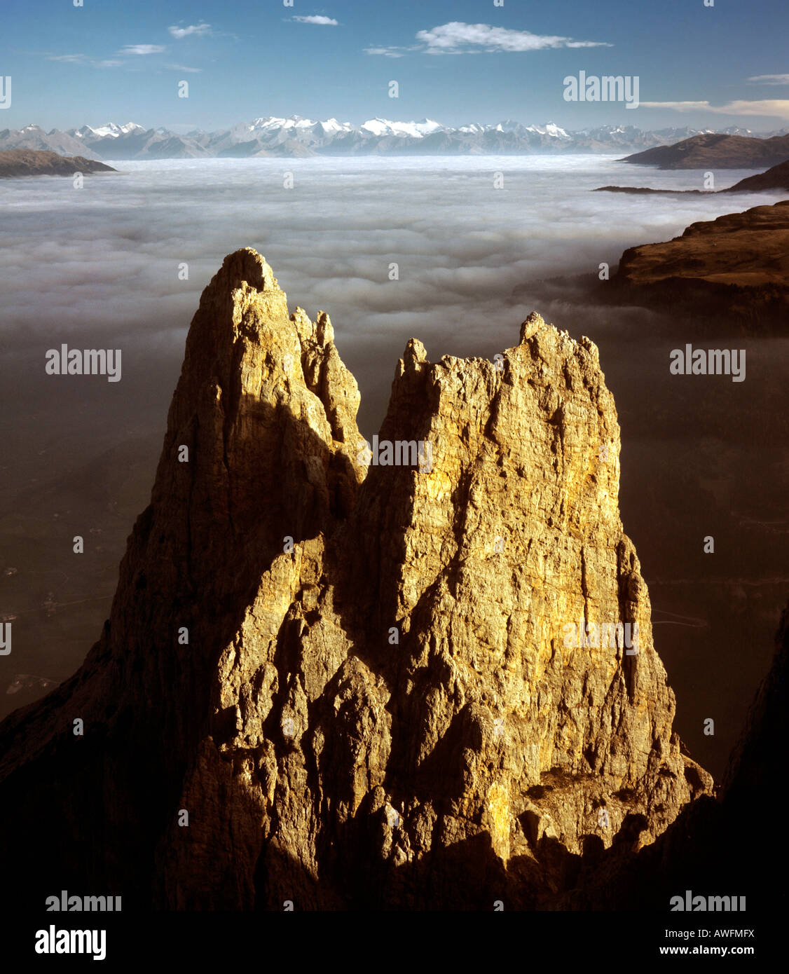 Mt. Santnerspitze and Mt. Euringerspitze, Euringer Turm, Schlern Massif ...