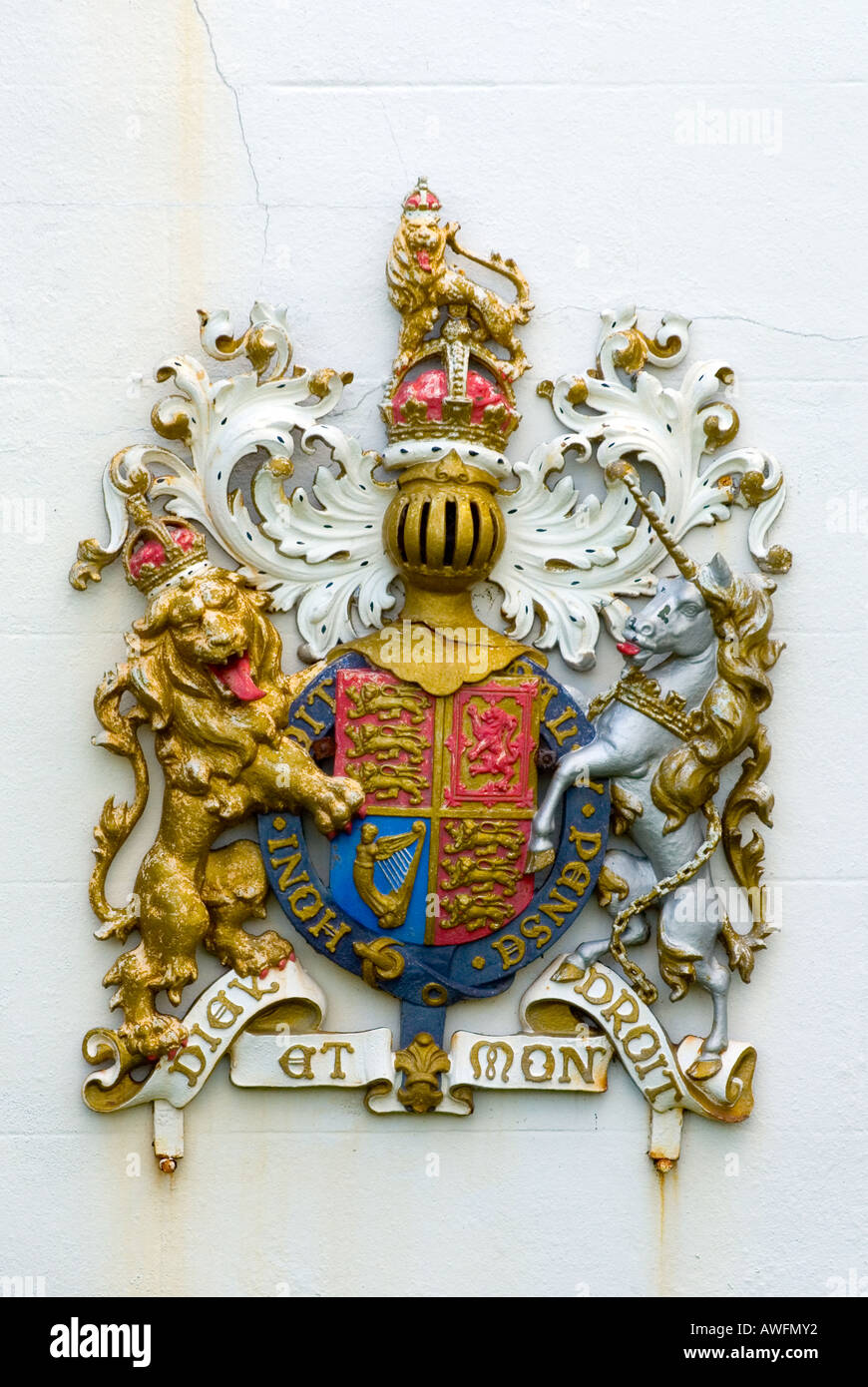 Crest coat of arms hi-res stock photography and images - Alamy