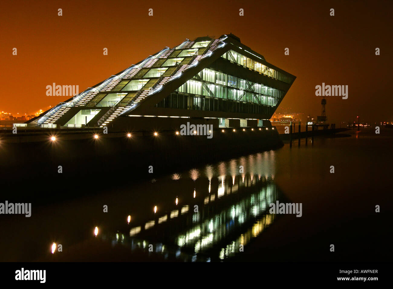 Modern office building Dockland at river Elbe - city of Hamburg ...