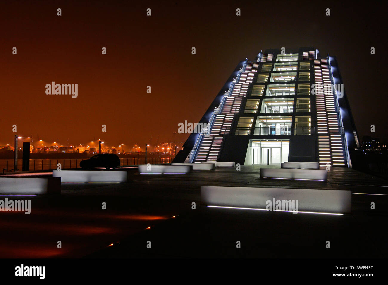 Modern office building Dockland at river Elbe - city of Hamburg ...