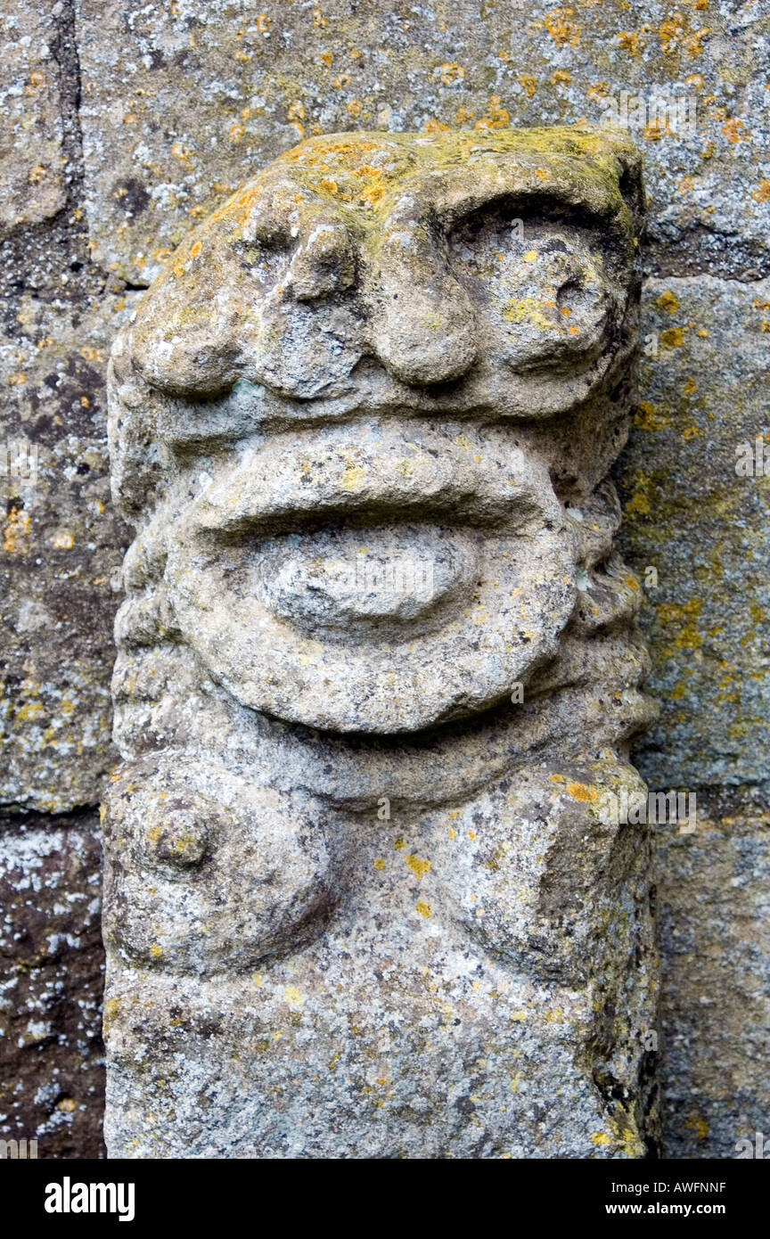 Grave gargoyle hi-res stock photography and images - Alamy