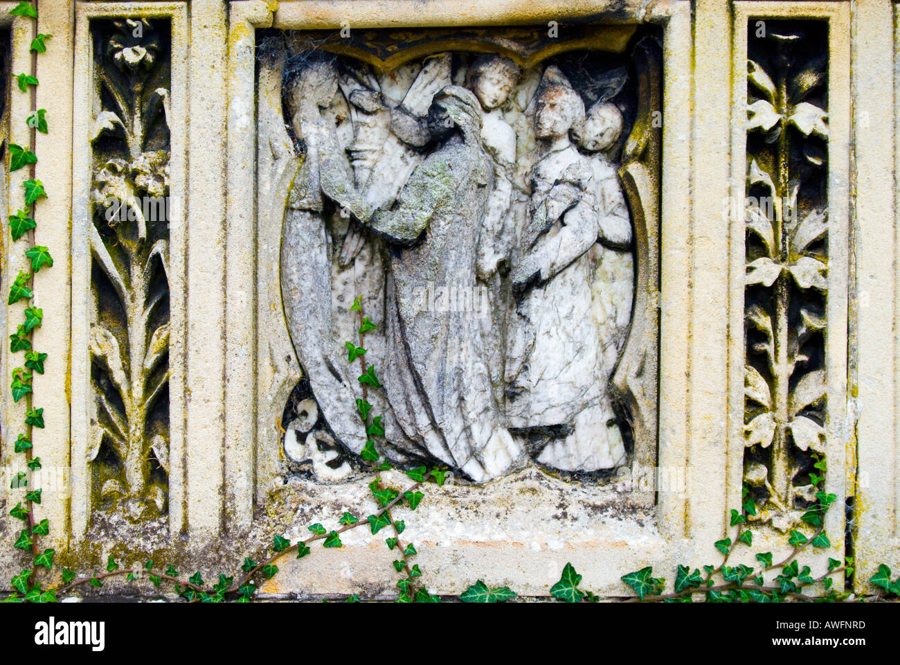 Jesus tomb angels hi-res stock photography and images - Alamy