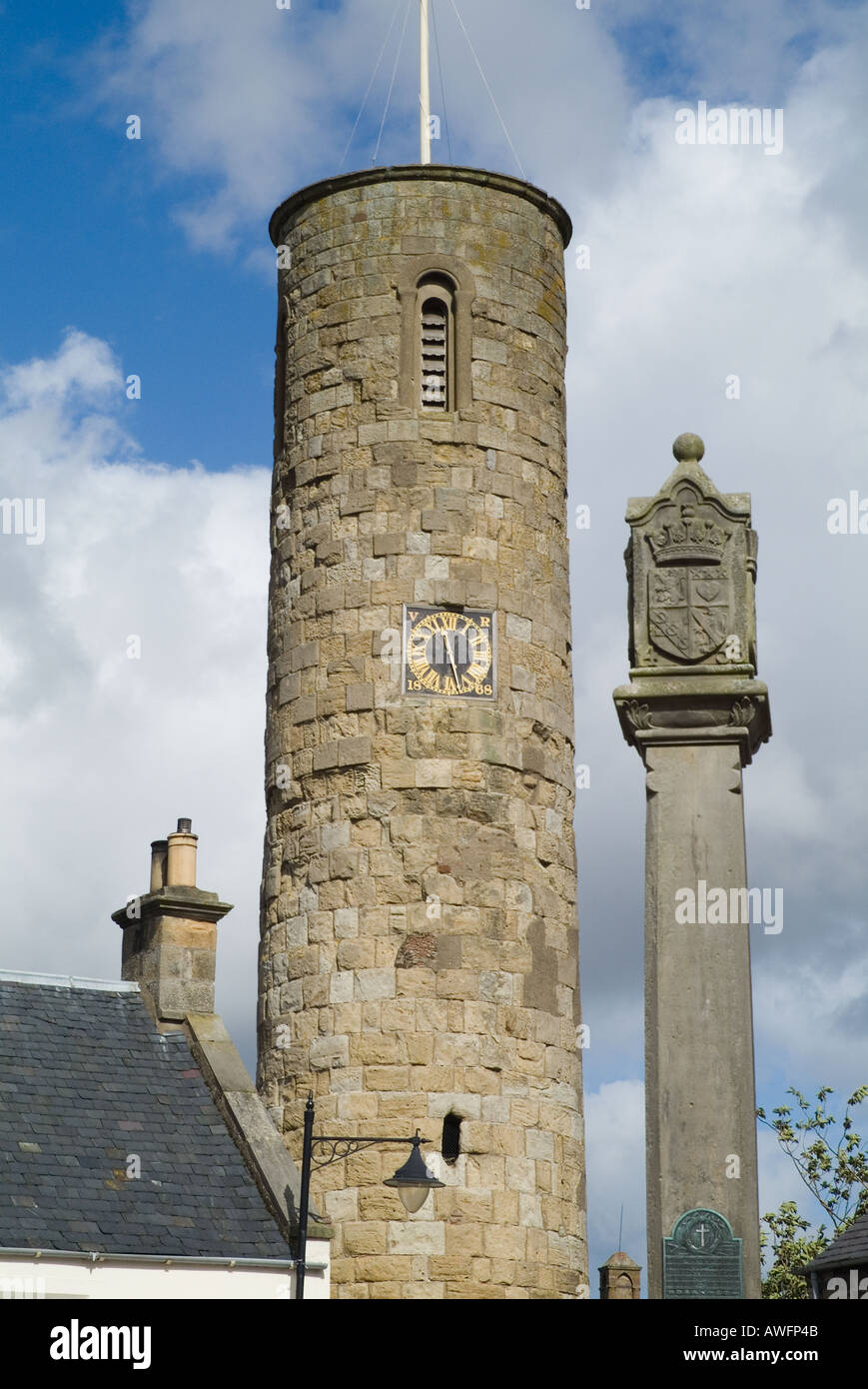 dh Irish round tower ABERNETHY PERTHSHIRE SCOTLAND 11th century towers ...