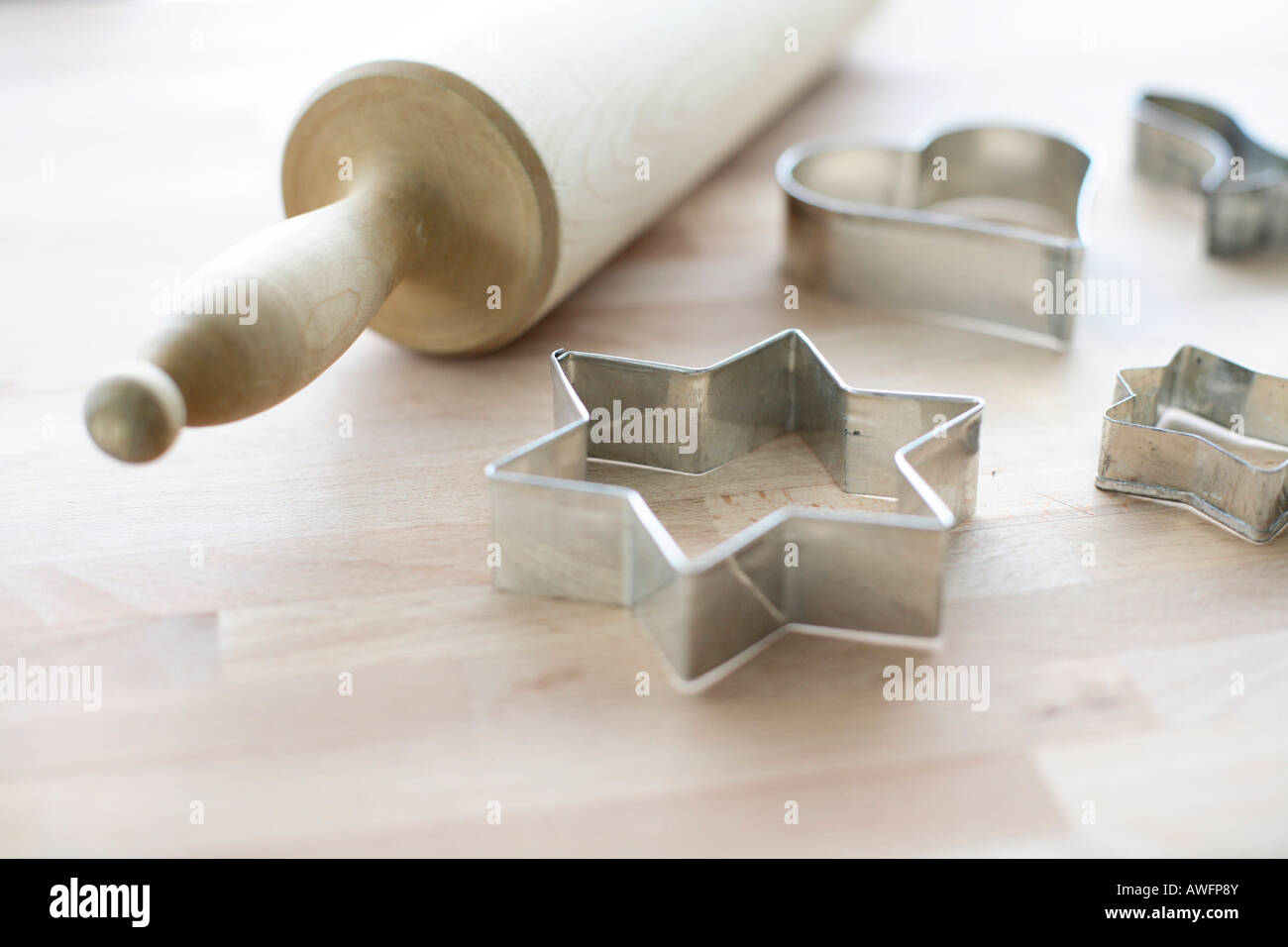 cookie cutter and rolling pin Stock Photo - Alamy