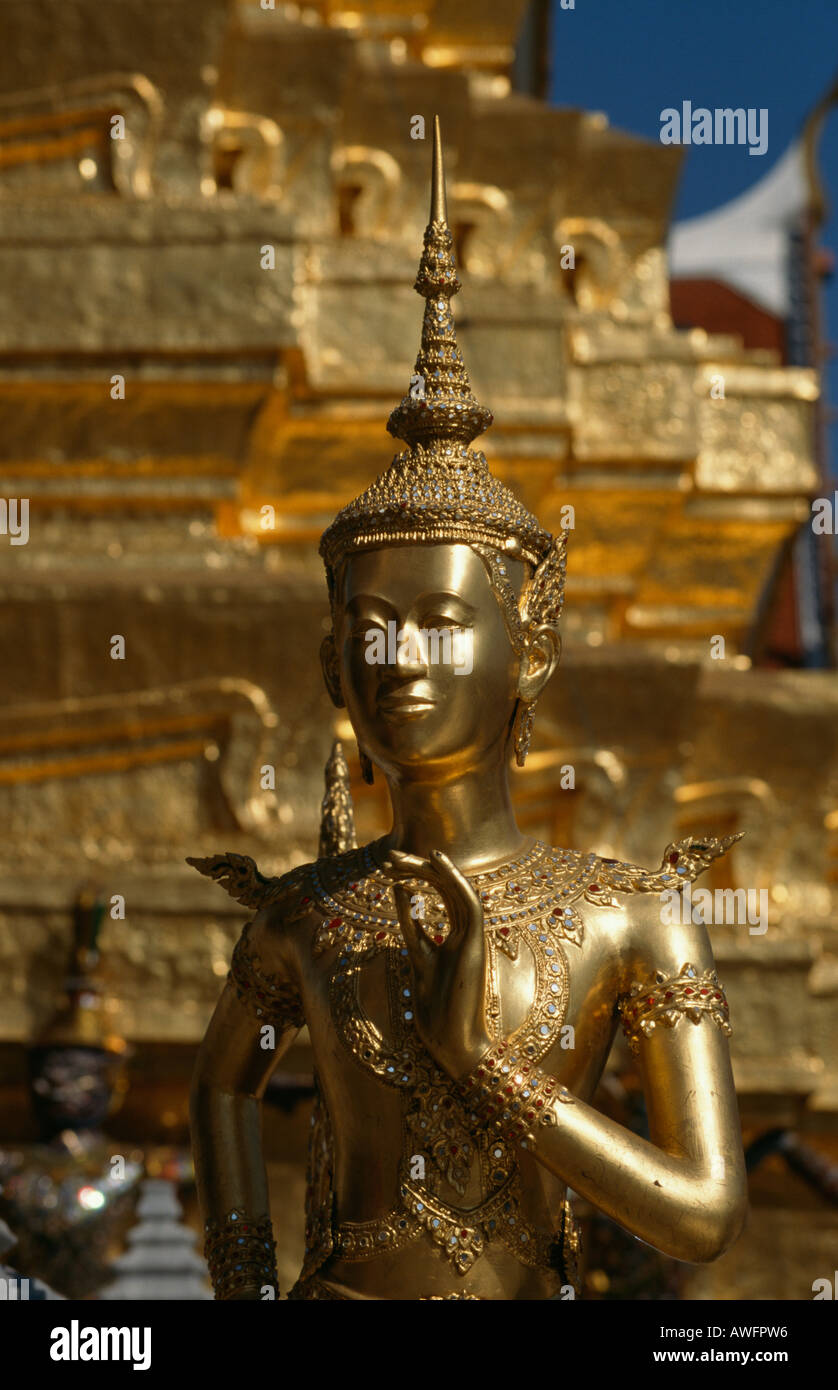 Apsonsi temple of the emerald buddha hi-res stock photography and ...